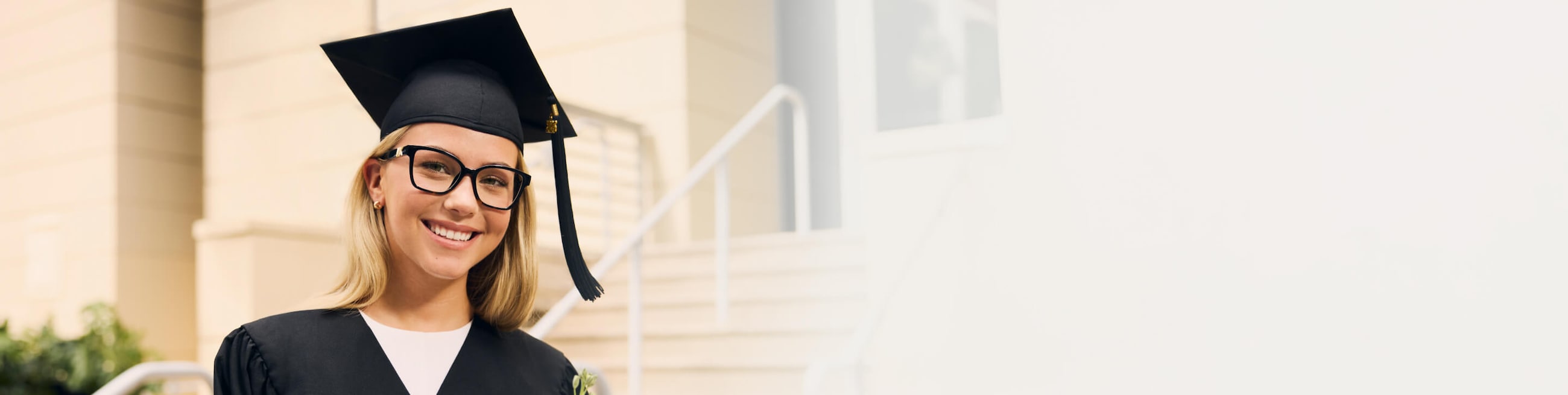 Prescription Glasses, Sunglasses & Contacts | LensCrafters